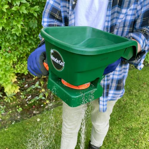 Miracle-Gro Handy Lawn Seed Spreader 128207 | 128207 | Exercise Books