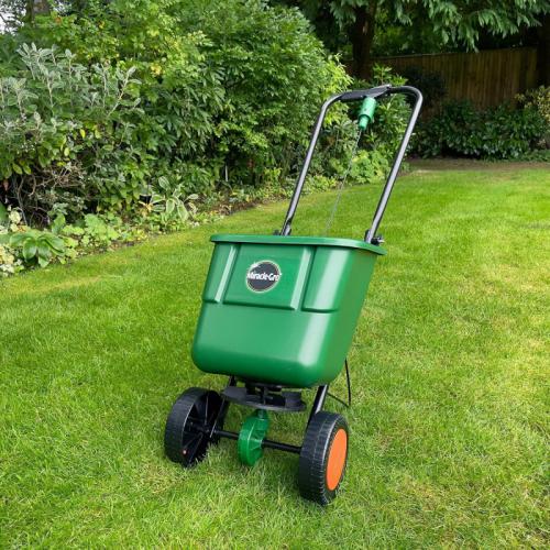 Miracle-Gro Rotary Lawn Seed Spreader | 128223 | Garden Maintenance